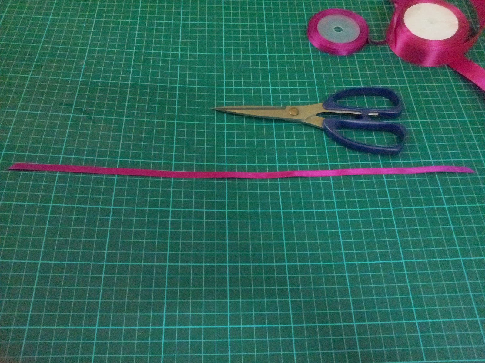 Panduan Kraf Riben dan Kertas: Tutorial : Riben Bebola (Upacara ...