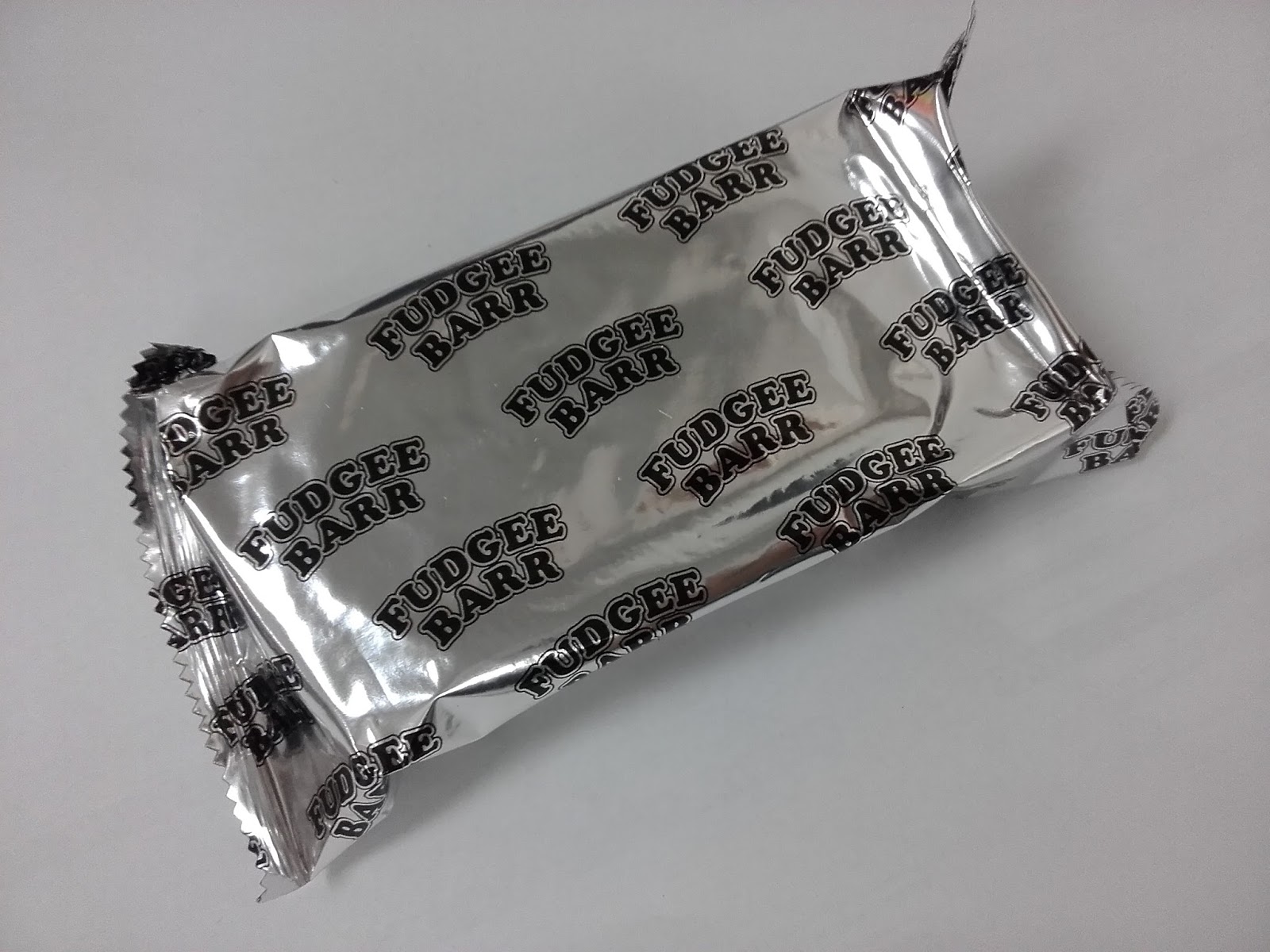 Supersupergirl's Food Reviews: Fudgee Barr Milky Craze by Suncrest ...