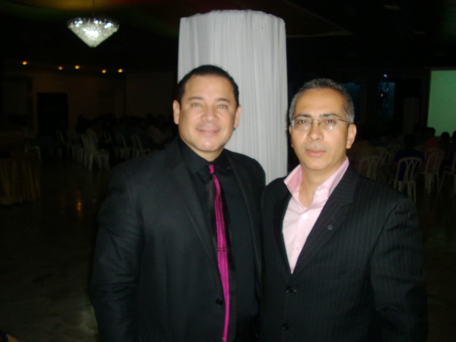 VENTAS, MERCADEO, SERVICIO AL CLIENTE Y ALGO MAS...: BIOGRAFÍA DE ALEX DEY