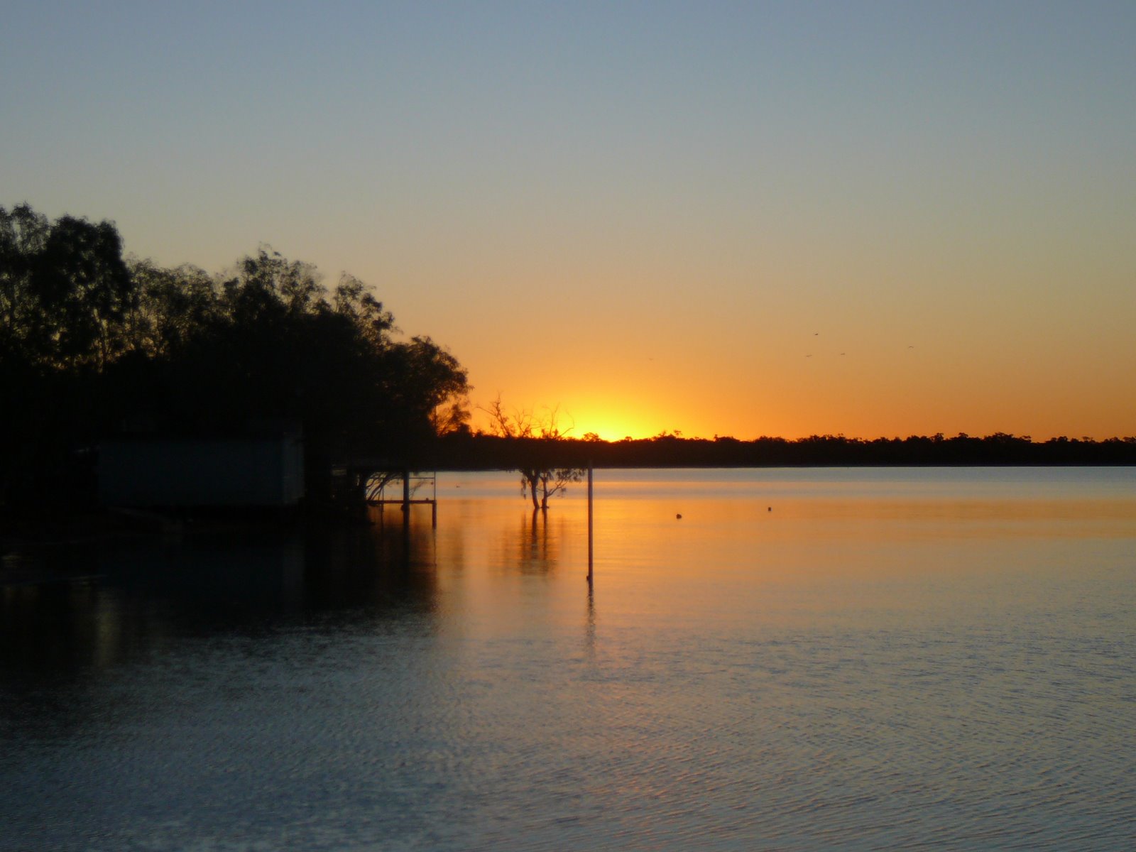 Andrew and Nikki around Oz: Lake Dunn continued