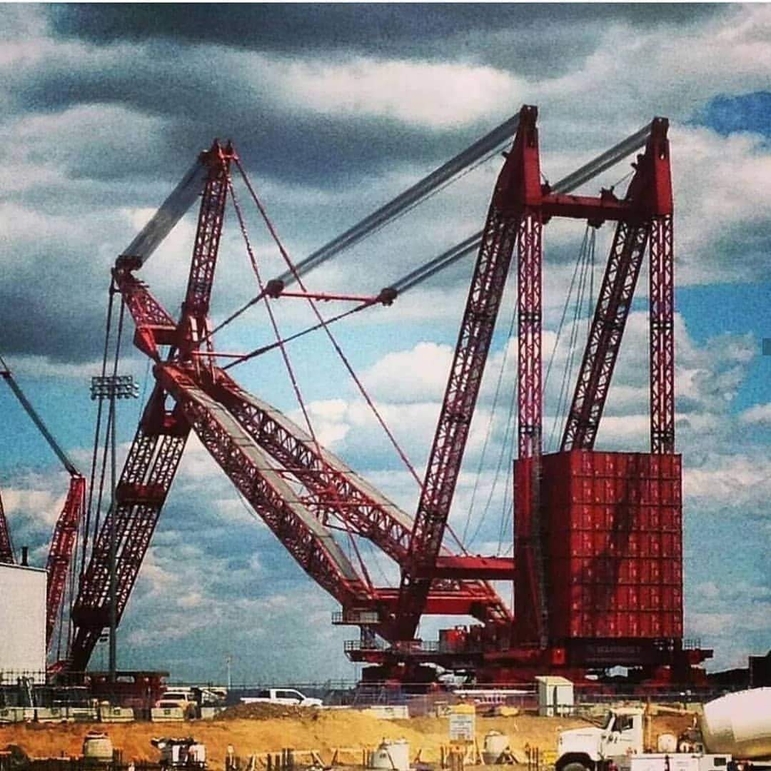 mega crane