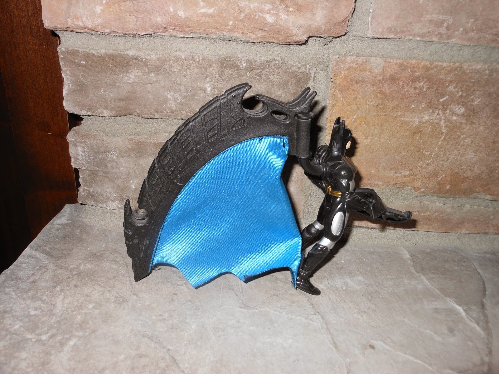 Emperor Dinobot's giant Batman figure database and review site!: Solar ...