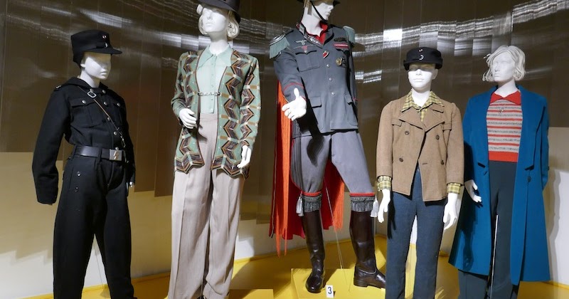 Hollywood Movie Costumes and Props: Oscar-nominated Jojo Rabbit movie ...