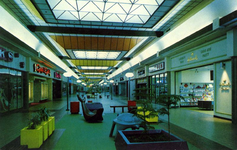 48 Amazing Pics Show American Shopping Malls in the 1950s and 1960s ...