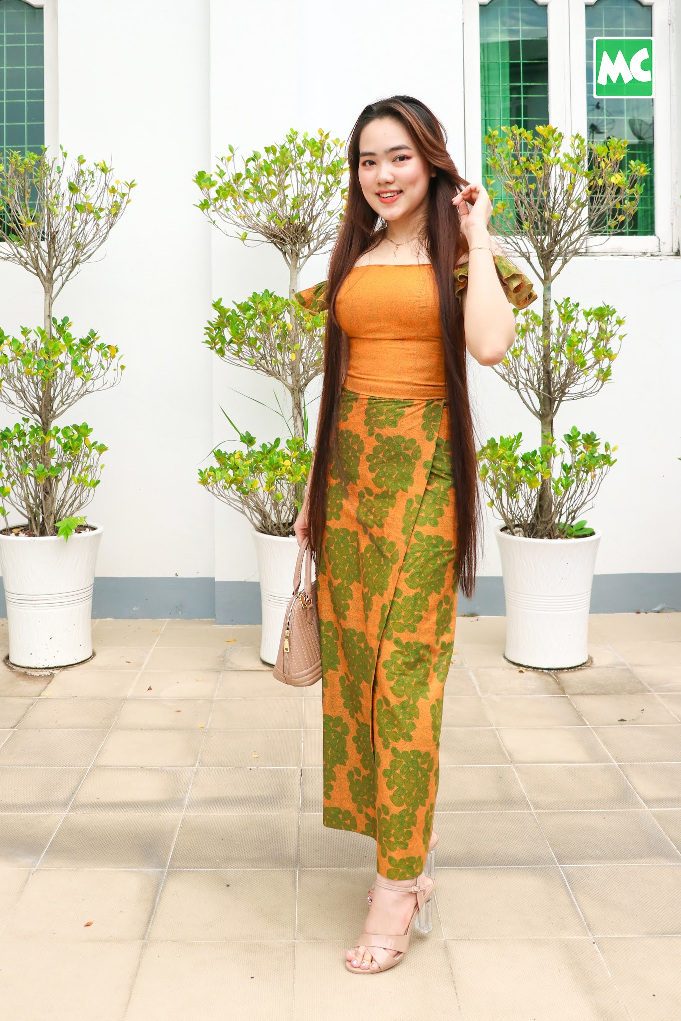 မြန်မာဆန်ဆန်လေး လှနေတဲ့ ယွန်း