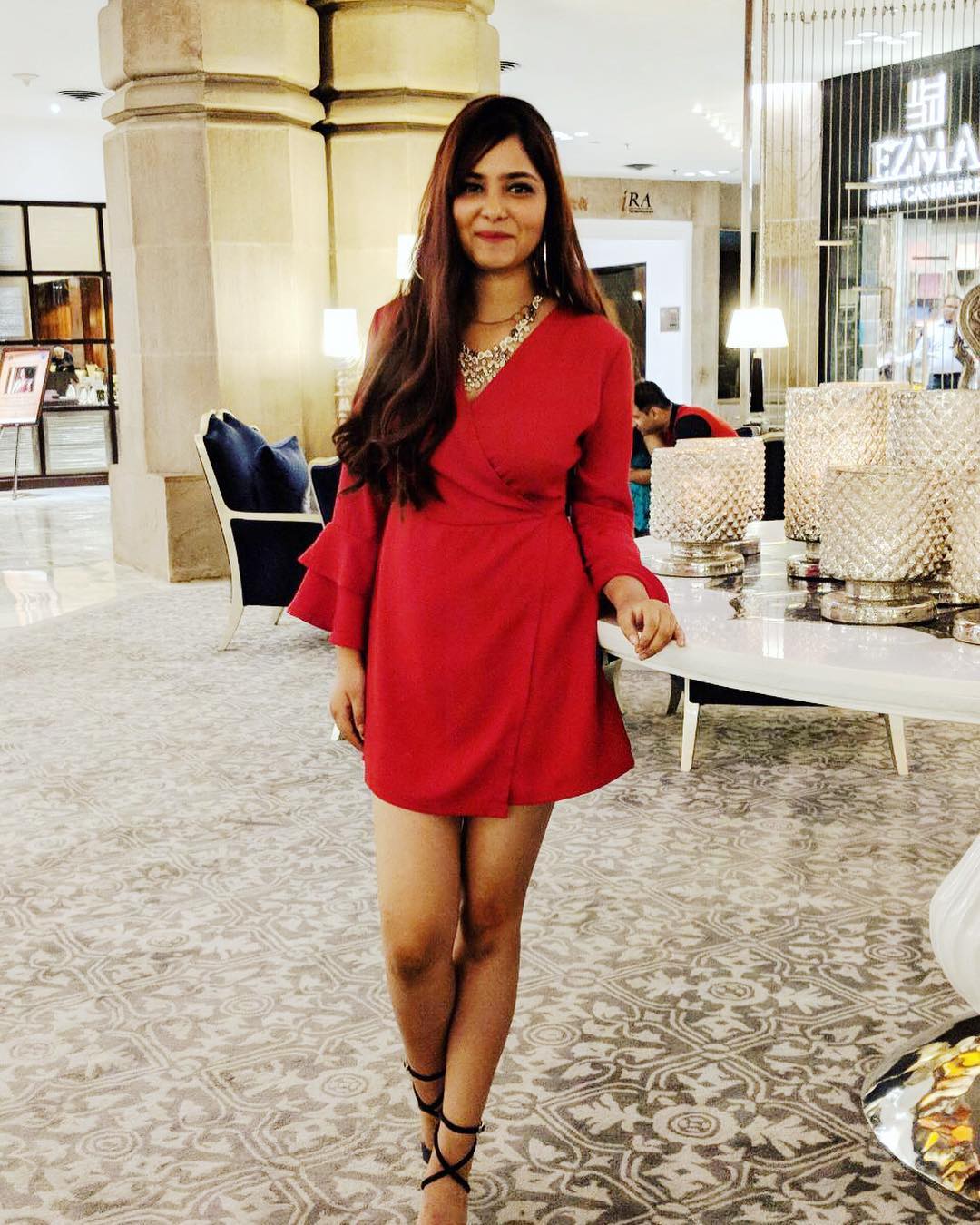 Amazing Singer Shraddha Sharma Stunning Photos Wallpapers