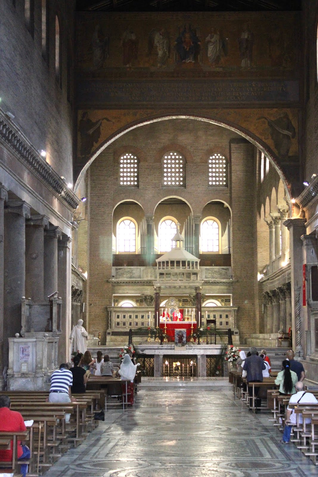 The Altar: the Church's Sancta Sanctorum, Worship from the early Church ...