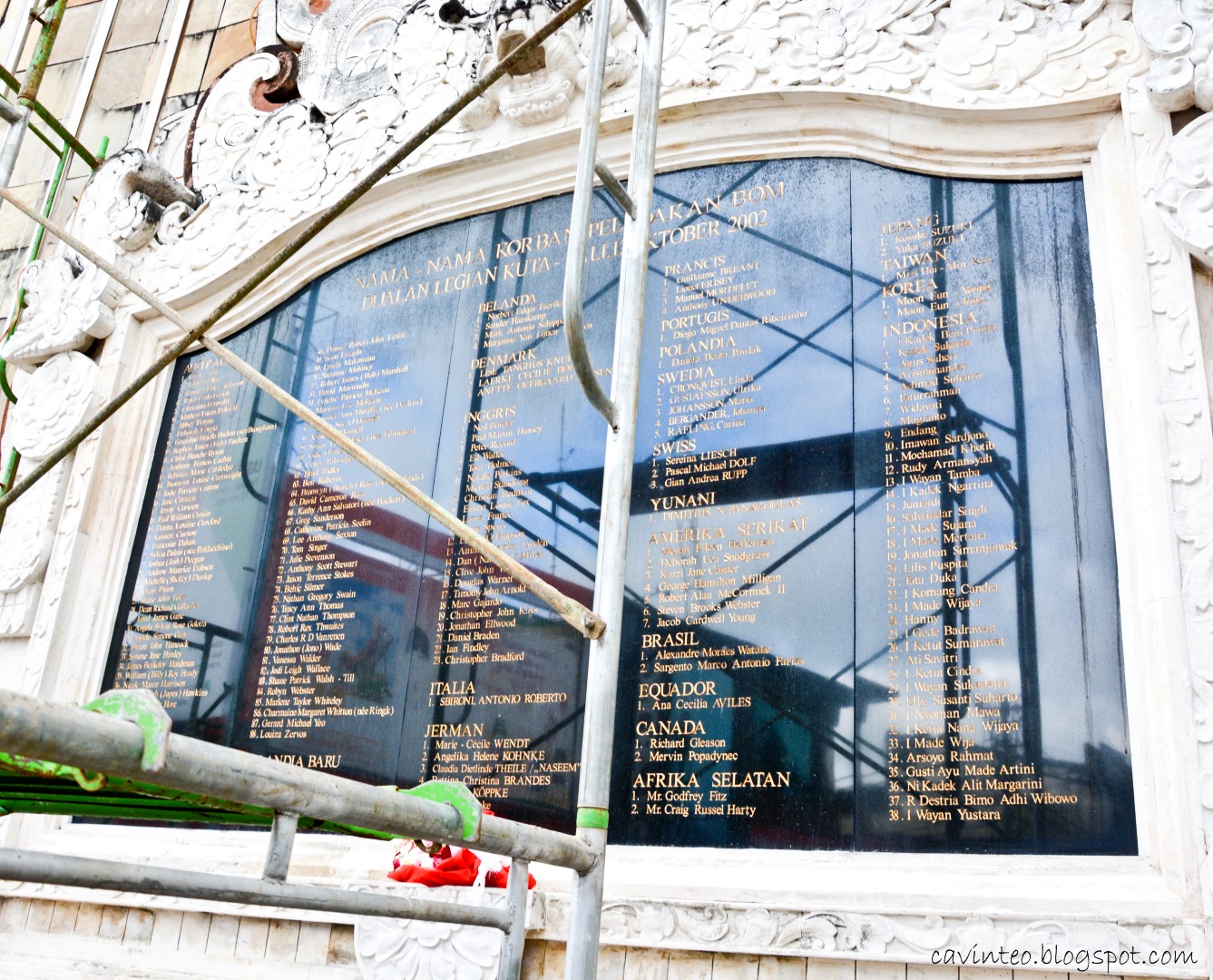 Entree Kibbles: Sari Club Memorial - Remembering the 2002 Bali Bombings