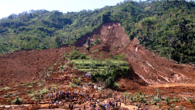 Pengertian dan Penyebab Bencana Longsor - Geograph88