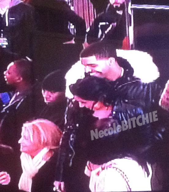 Mááry: Drake introduz o Ano Novo Com Ex-Namorada