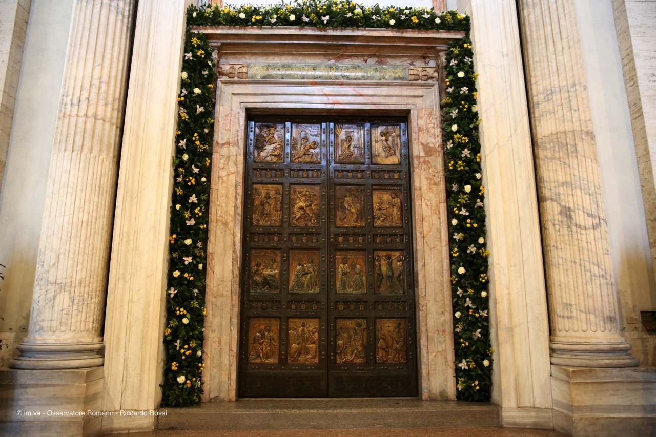 Pílulas Litúrgicas: O rito de fechamento da Porta Santa no Jubileu do ...