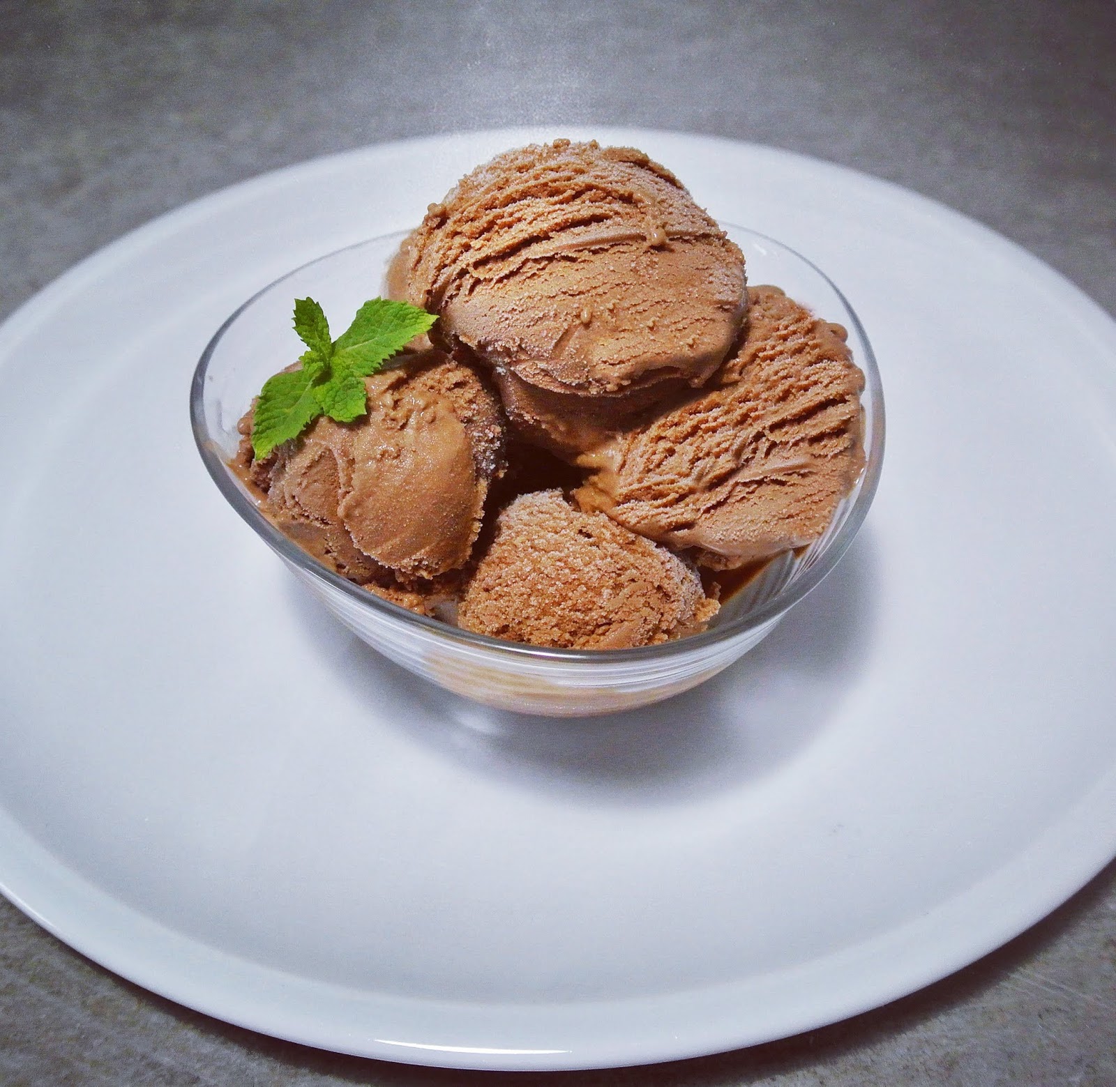 Aux Fourneaux Avec Flo: Glace au chocolat maison