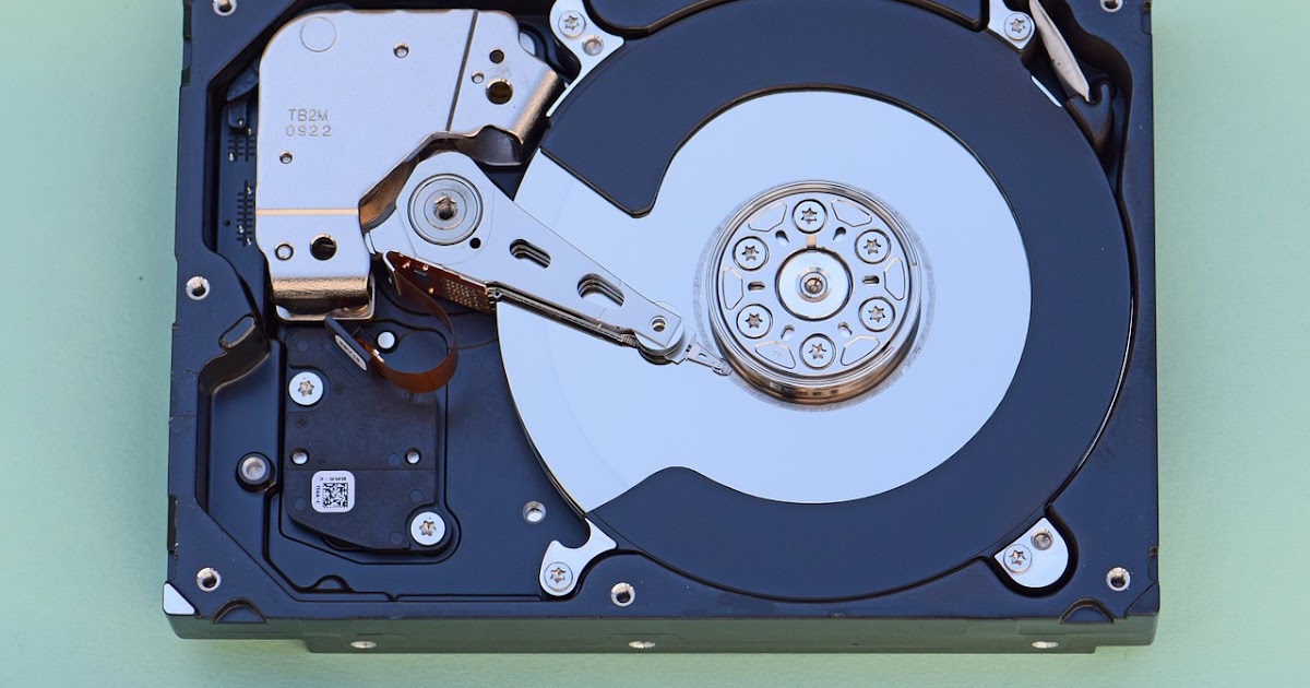 Komponen Penyusun Harddisk dan Cara Kerjanya - FindnLearnThings