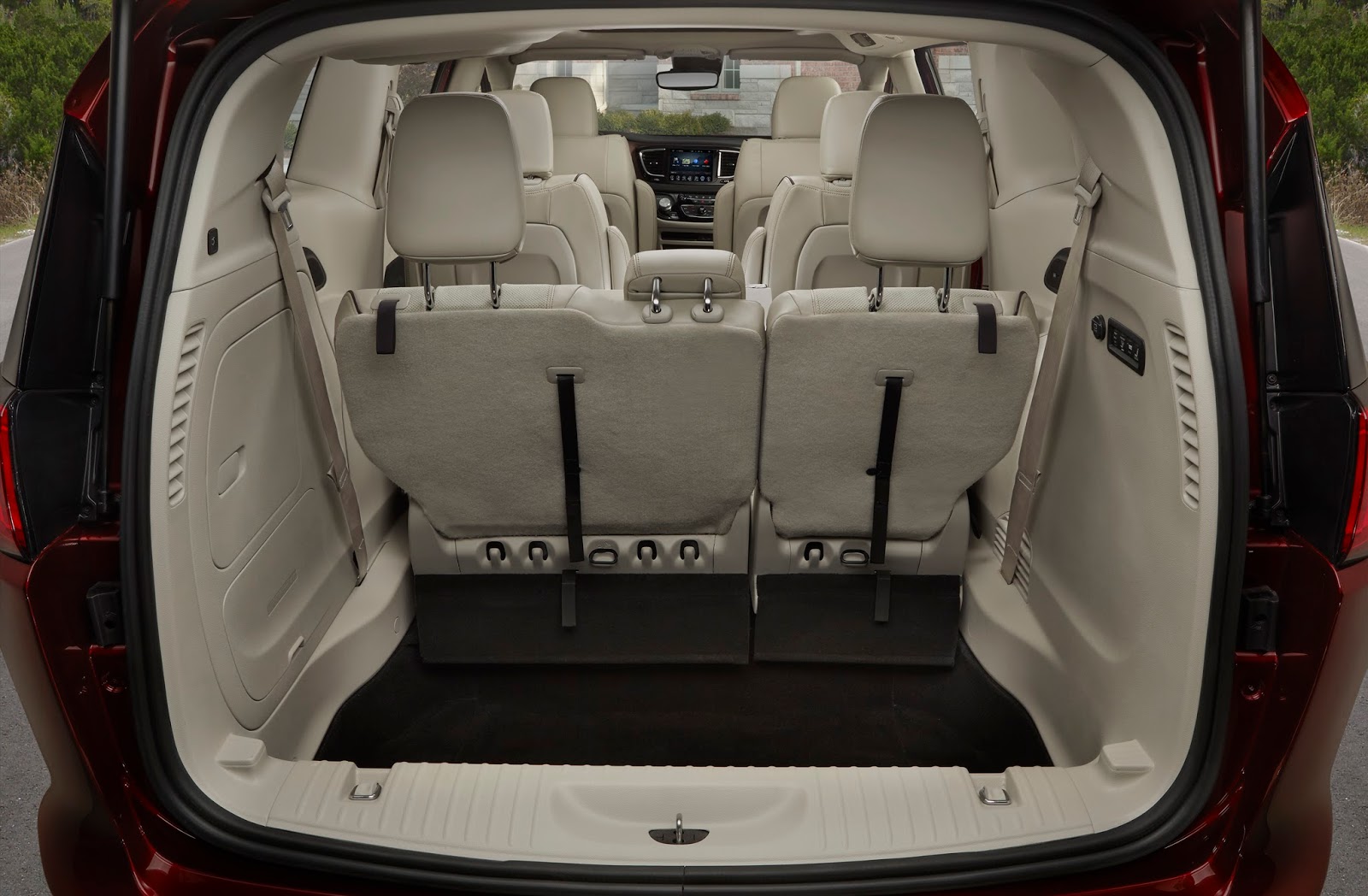 Minivan Marvel: The 2017 Chrysler Pacifica Touring