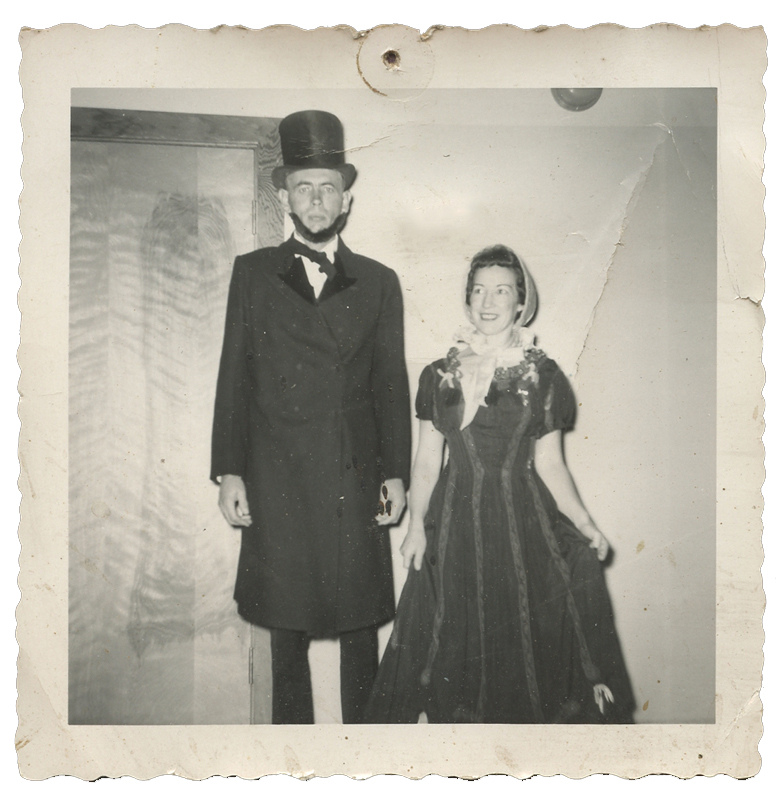 12 Interesting Vintage Snapshot Captured Students in Halloween Costumes ...