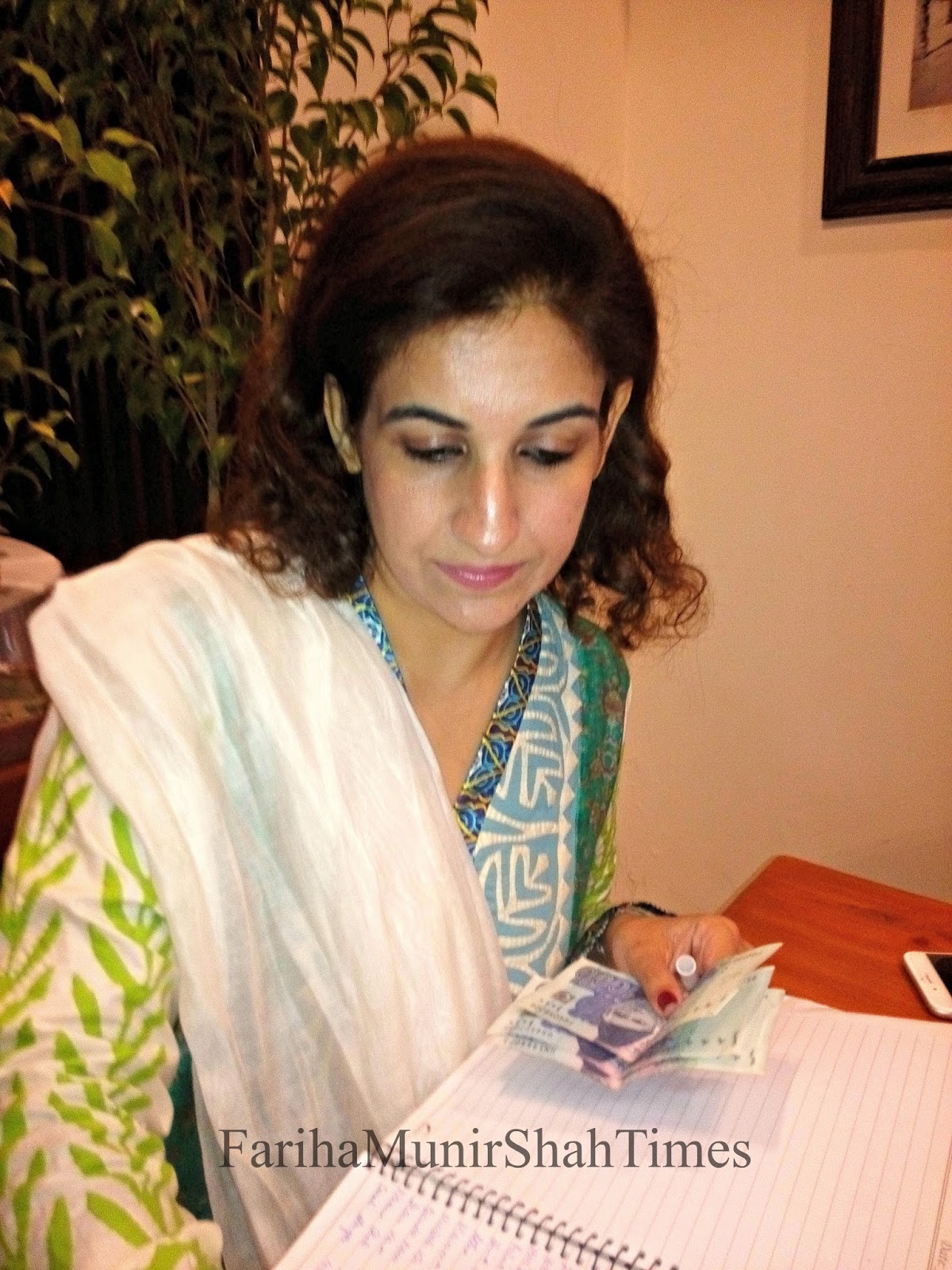 A party for eccentrics by friends of SOS