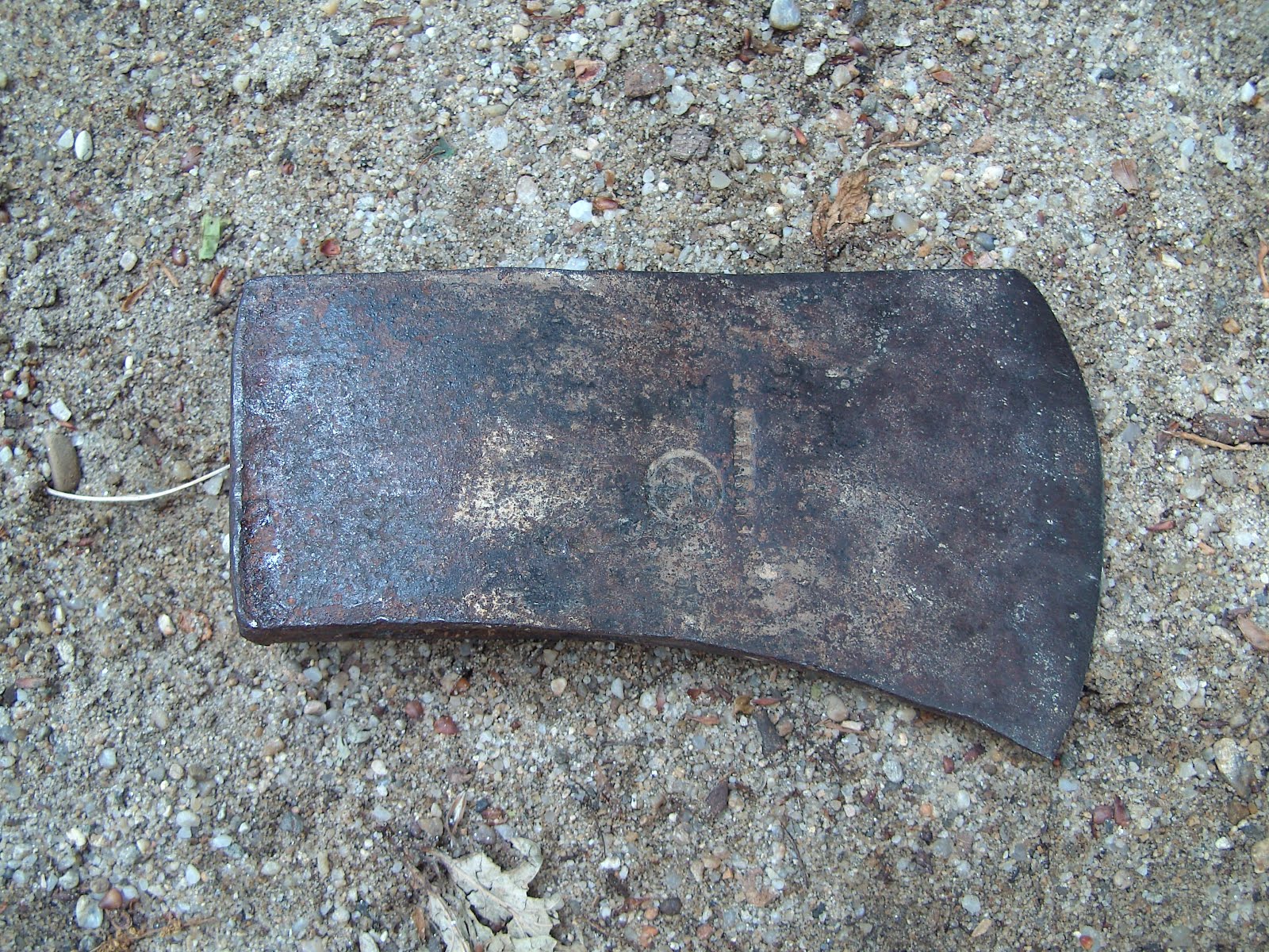 lemn si arta: An ax history