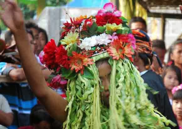 MENGENAL RITUAL TARI SEBLANG YANG MISTIS