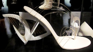 Idiosyncratic Fashionistas: FIT's Shoe Obsession (and ours, too)