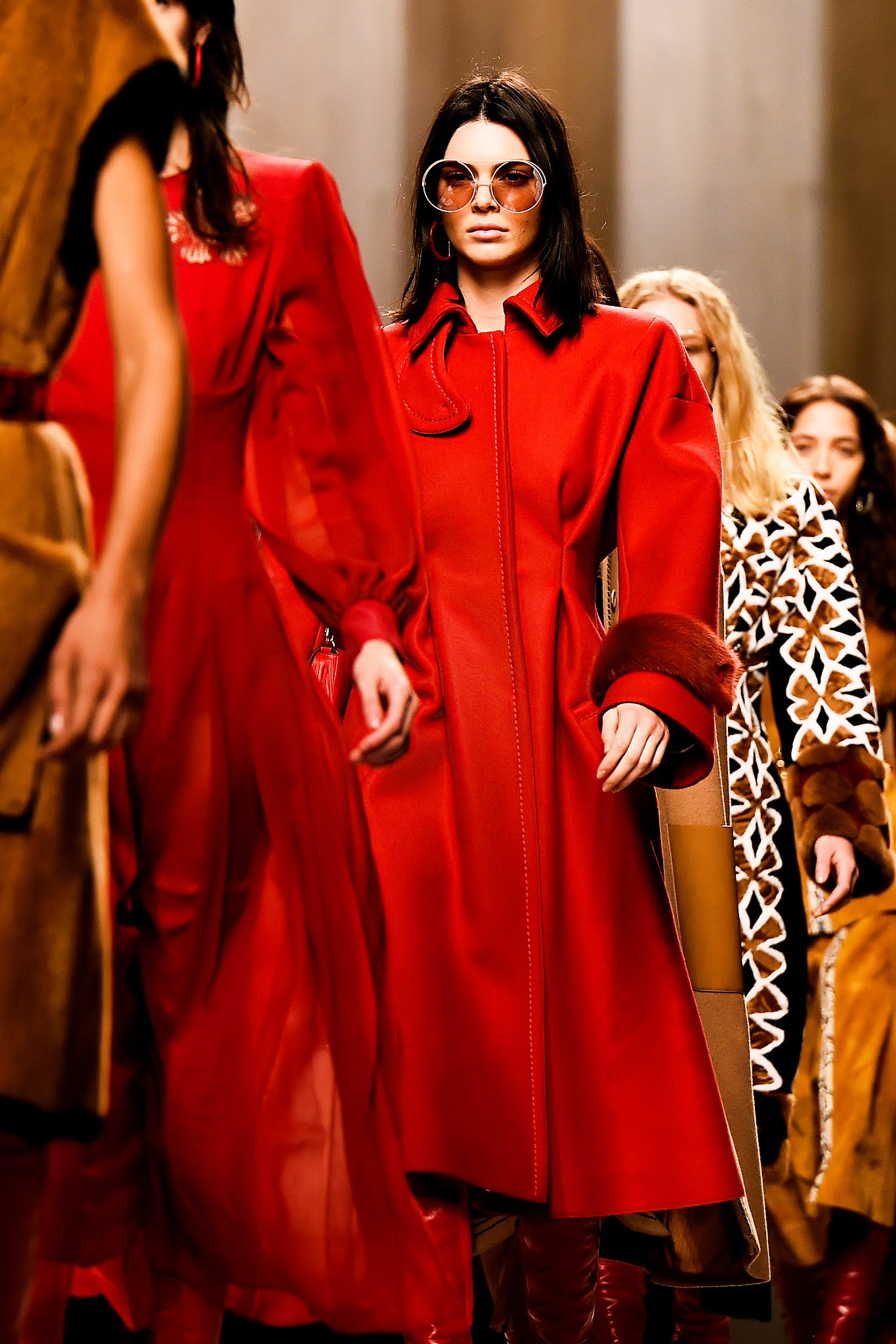 Fendi FW 17 Fashion Show | Kendall Jenner Fans Page