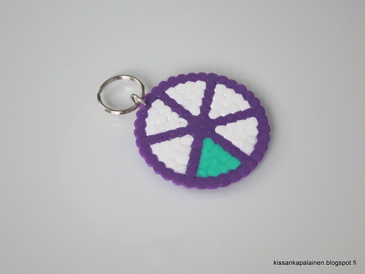 Kissankäpälä: Hama helmi avaimenperä, hama bead keyring