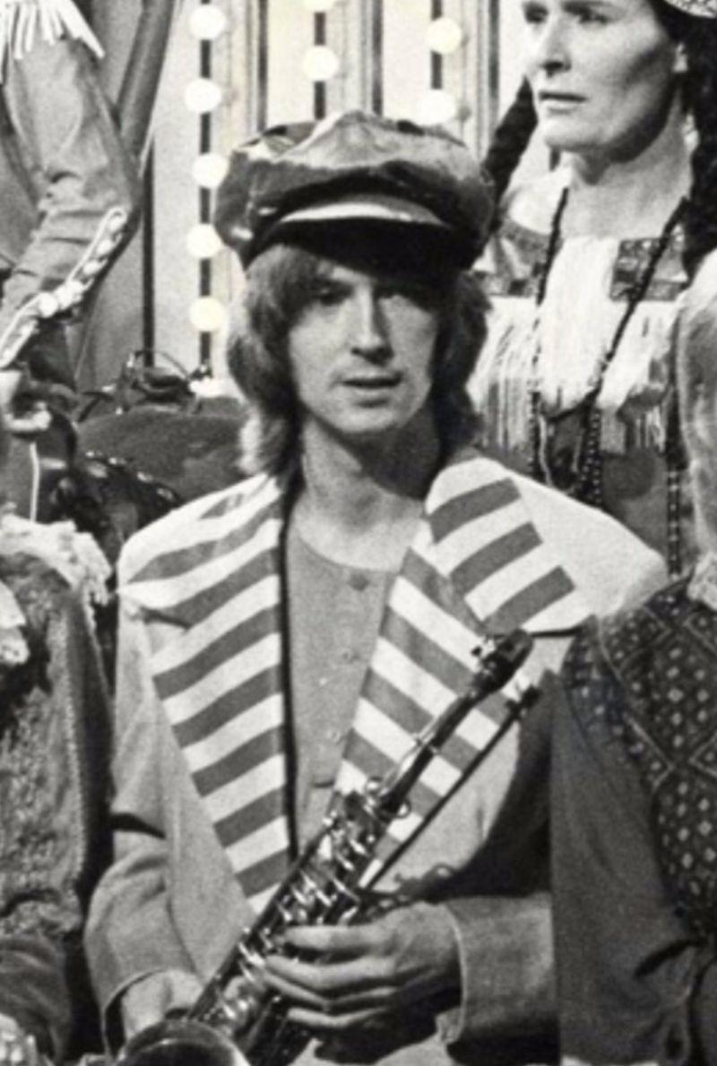 30 Fascinating Vintage Photographs of a Young Eric Clapton in the 1960s ...