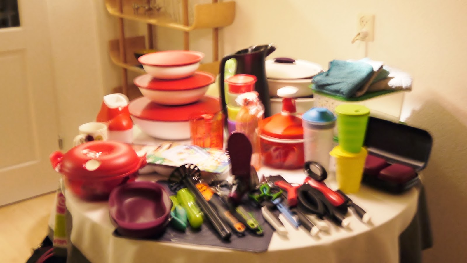 Fifties World: Tupperware party - how retro!