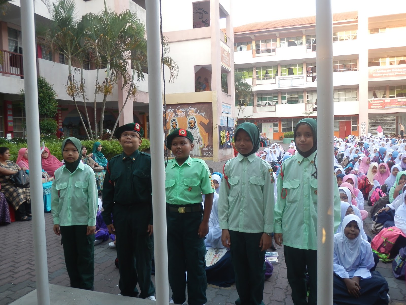 Kesuma Gemilang: PERHIMPUNAN UNIT UNIFORM TKRS @ TUNAS KADET REMAJA SEKOLAH