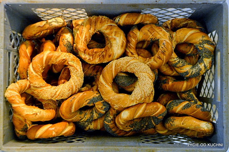 ŻYCIE OD KUCHNI: OBWARZANKI KRAKOWSKIE - nocna wyprawa do wytwórni ...