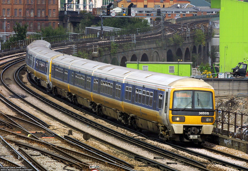 How to travel around London with public transport and my adventures ...