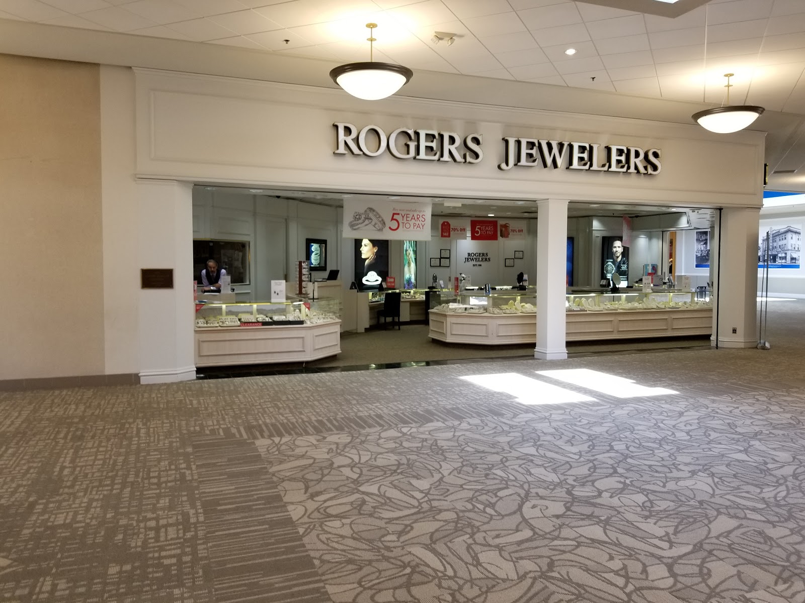 Dead and Dying retail