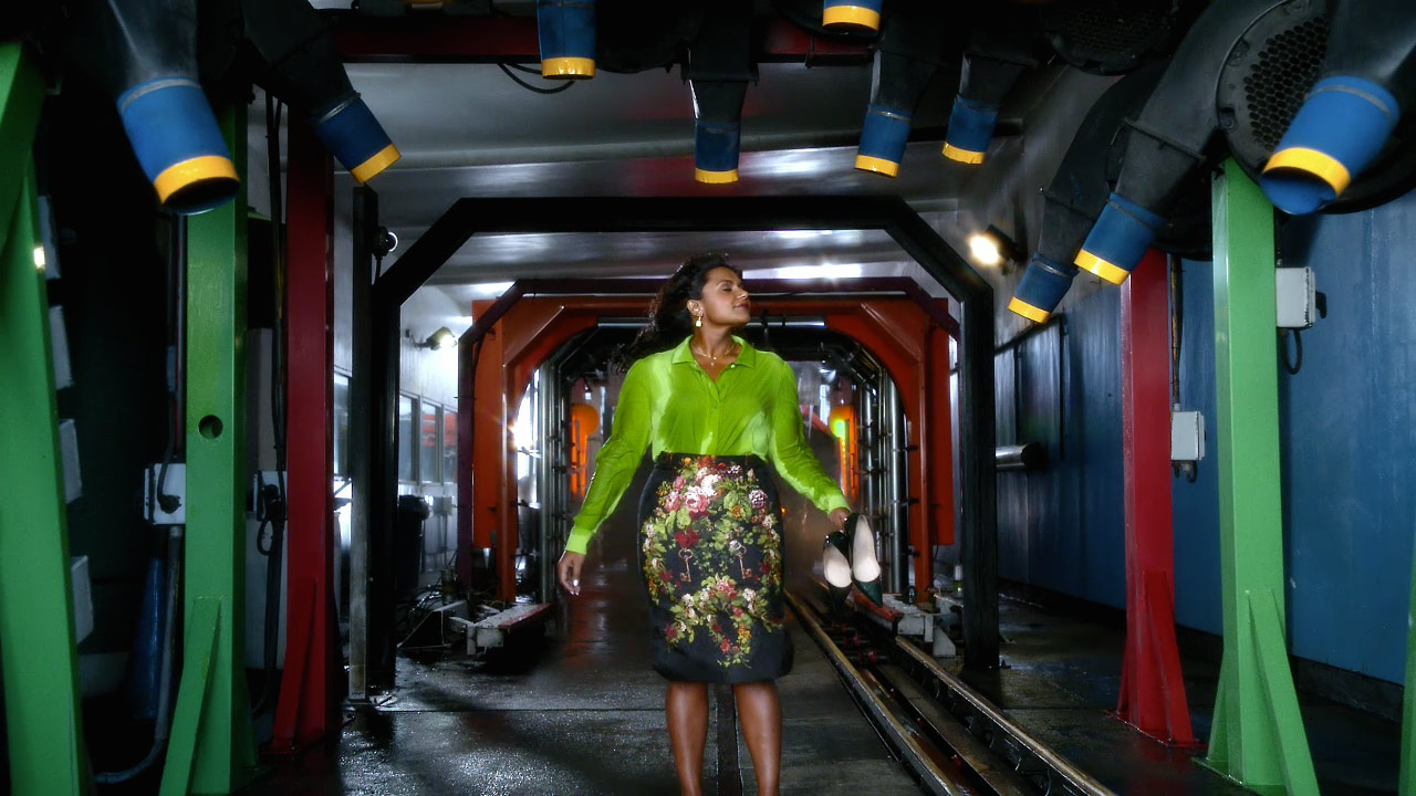 Celebrity Wetlook Archive: Wet Commercials #9: Mindy Kaling: Nationwide