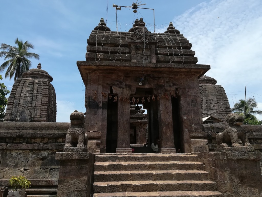 Hindu Temples of India: Mukhalingeshwara Temple, Mukhalingam – The Temple
