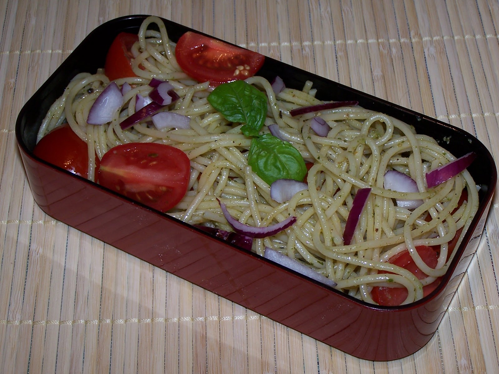 Lecker Bentos und mehr: Bento Nr. 102 Spaghetti-Pesto-Salat