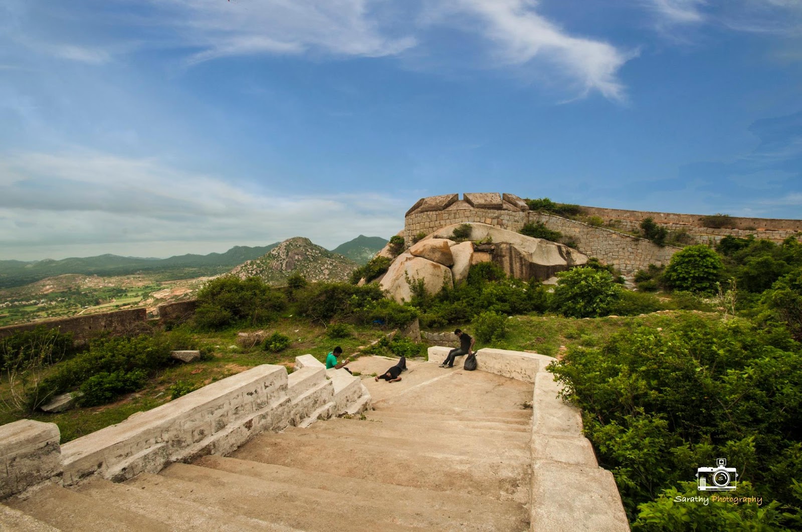 Day trek to Gudibande Fort and Avalabetta Hillock