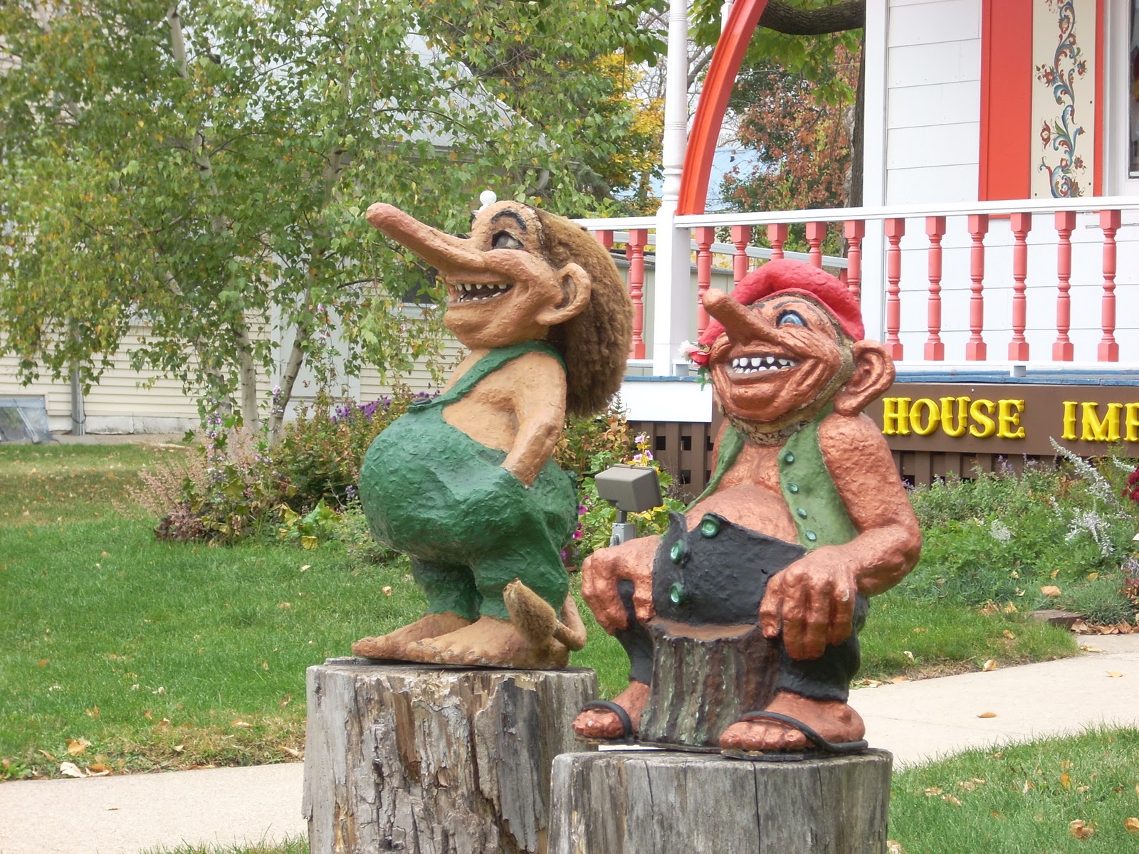 Nomadic Newfies: Get Me to The Grumpy Troll!