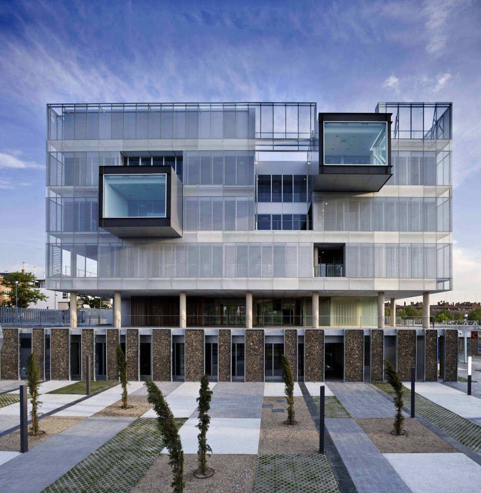 aRchitectuRe, aRt coDe & facaDe: Police Station by voluar architectura