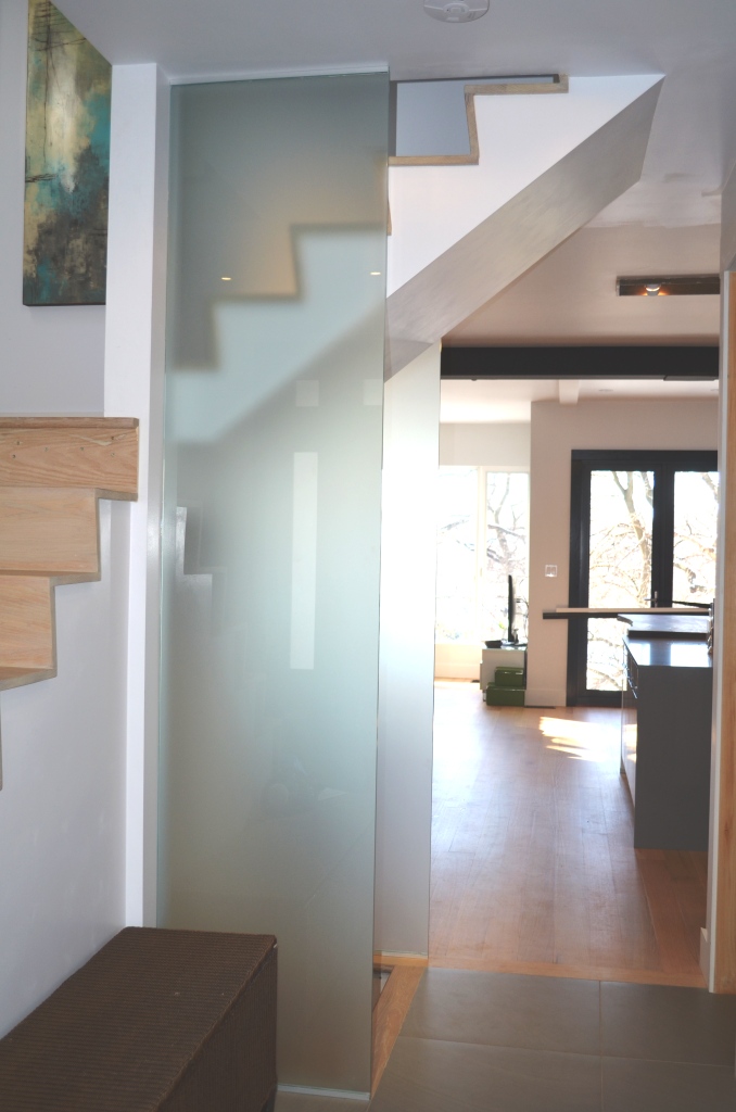 The Bennett House: Glass panels