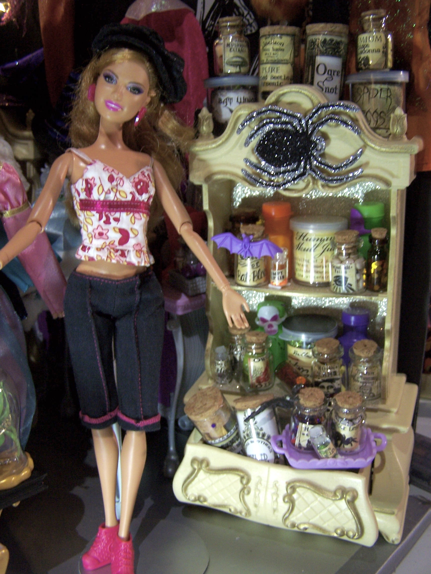 Barbie:OldNewGreenRedo : Readying Spooky in Vickie's Halloween Dungeon