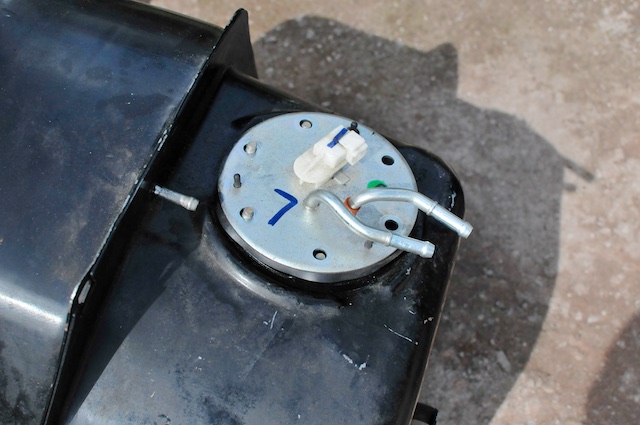 Howard Scott Minis: classic mini spi / mpi in tank fuel pump replacement