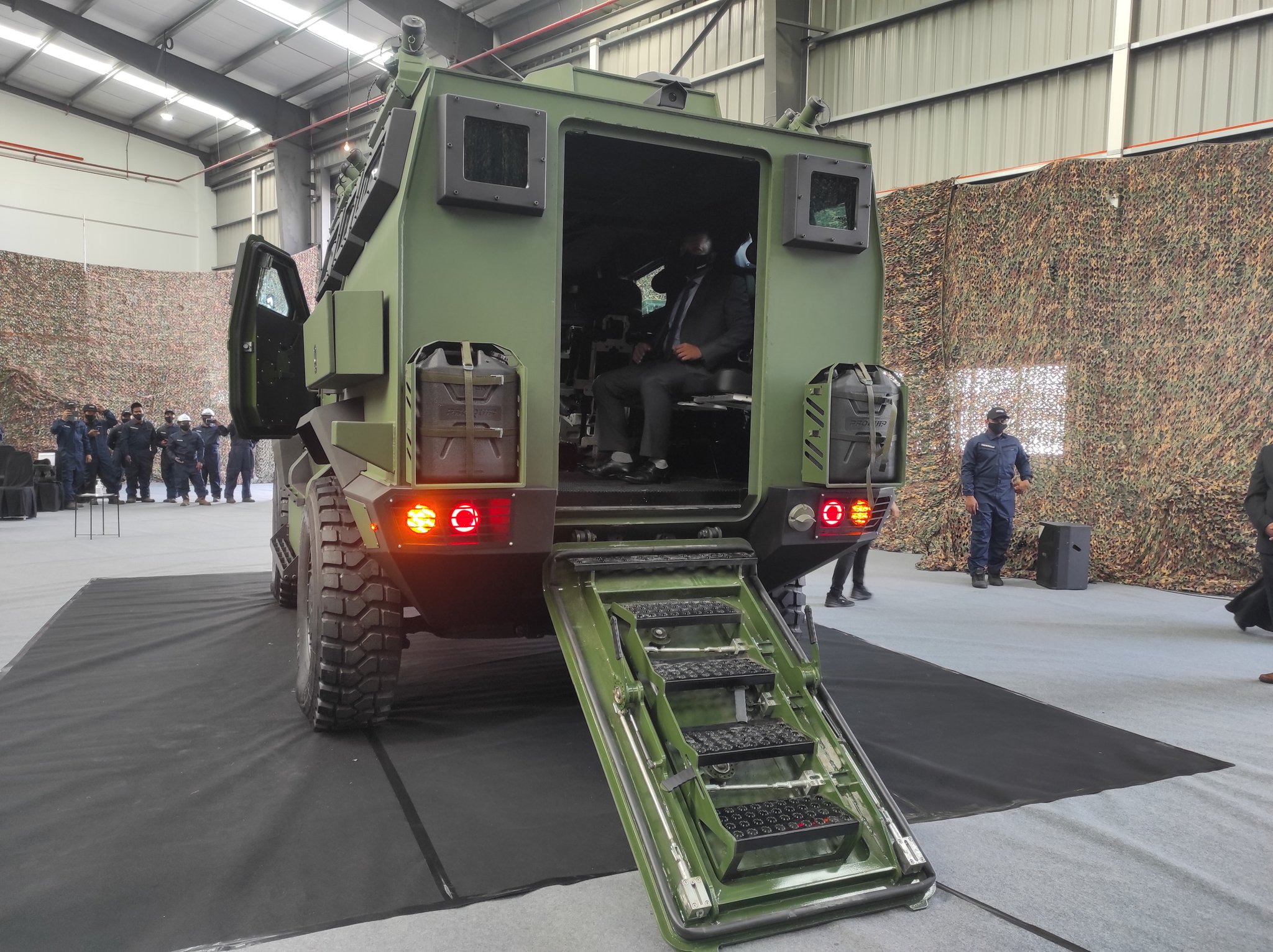 DEFENSE STUDIES: MILDEF Hasilkan Kenderaan Perisai Pertama Buatan Tempatan