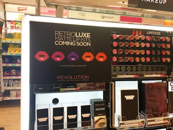 MAKEUP REVOLUTION RETRO LUXE MATTE LIP KIT — Skin Face Beauty