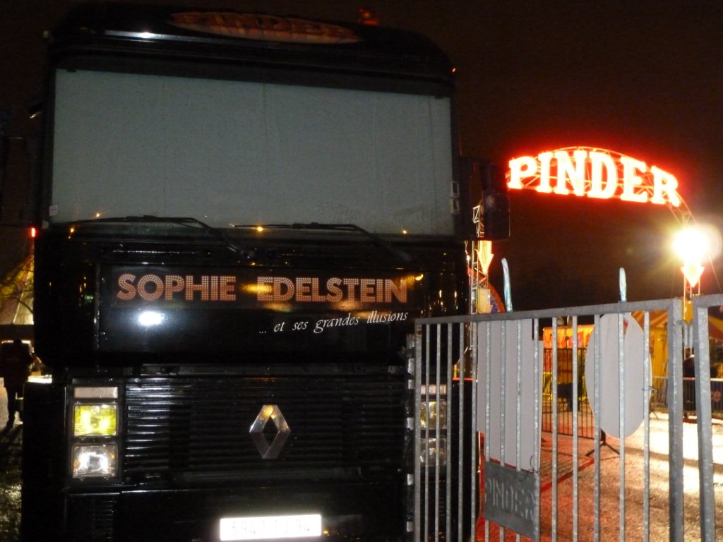 d'eux spectateurs: Handicirq - Cirque Pinder Jean Richard Edelstein