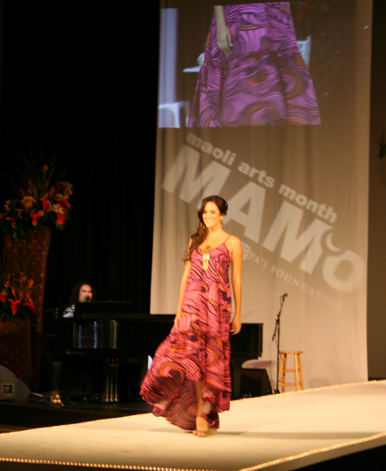 Slenderbread Magazine: MAMO Wearable Art Show at The Hawaii Theatre