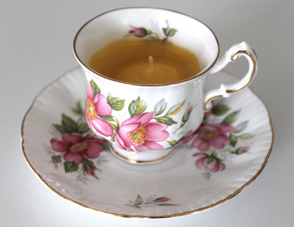 Hip Brown Things: Tea, Cricket and Citronella