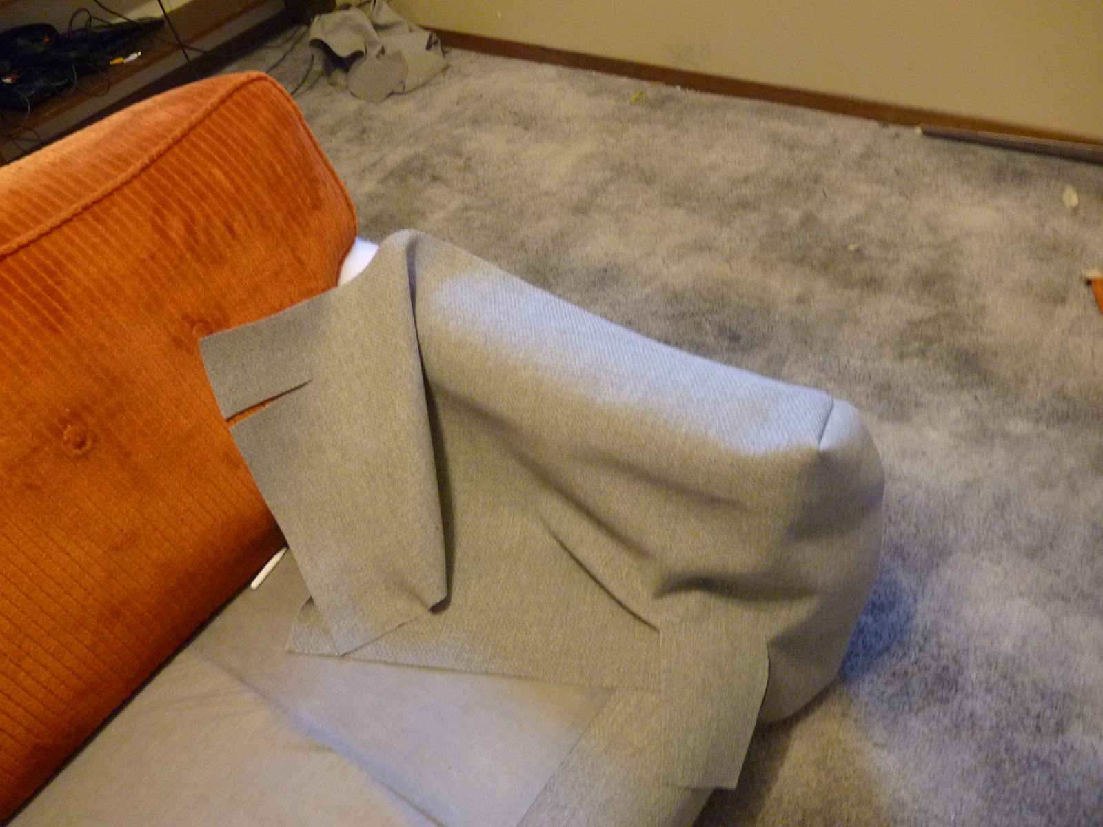 d i y d e s i g n: How to Re-Upholster a Sofa