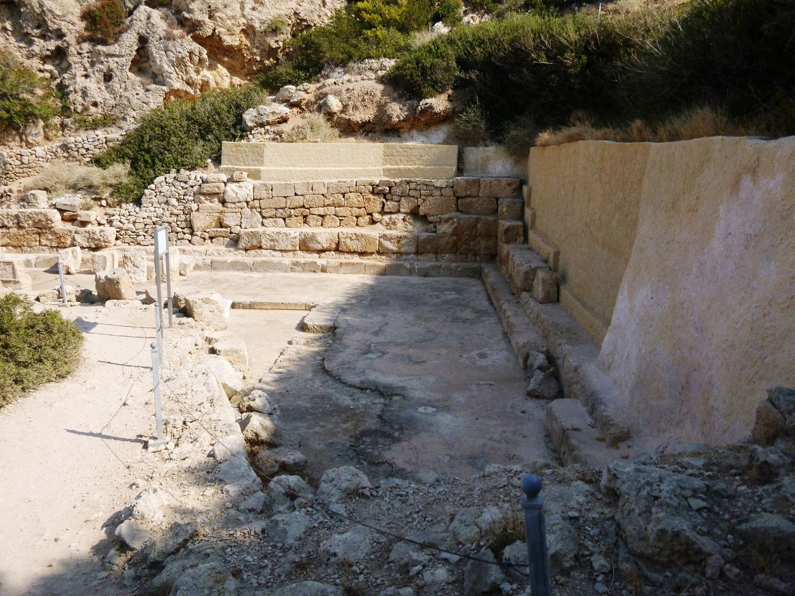 Γιώργος Πρίμπας (Στιγμές): [O Αρχαιολογικός χώρος στο ακρωτήριο Ηραίο ...