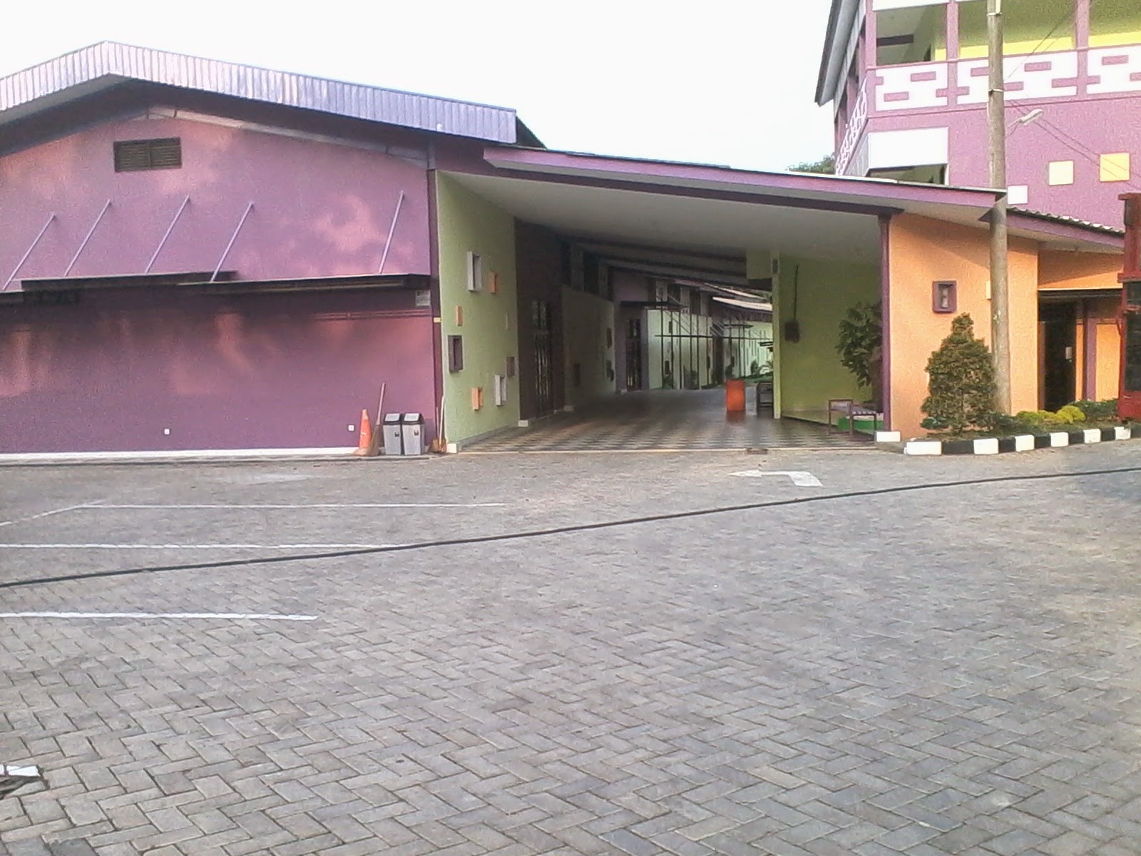 Hanya Ucay: UNIVERSITAS GUNADARMA KAMPUS F3 & F4