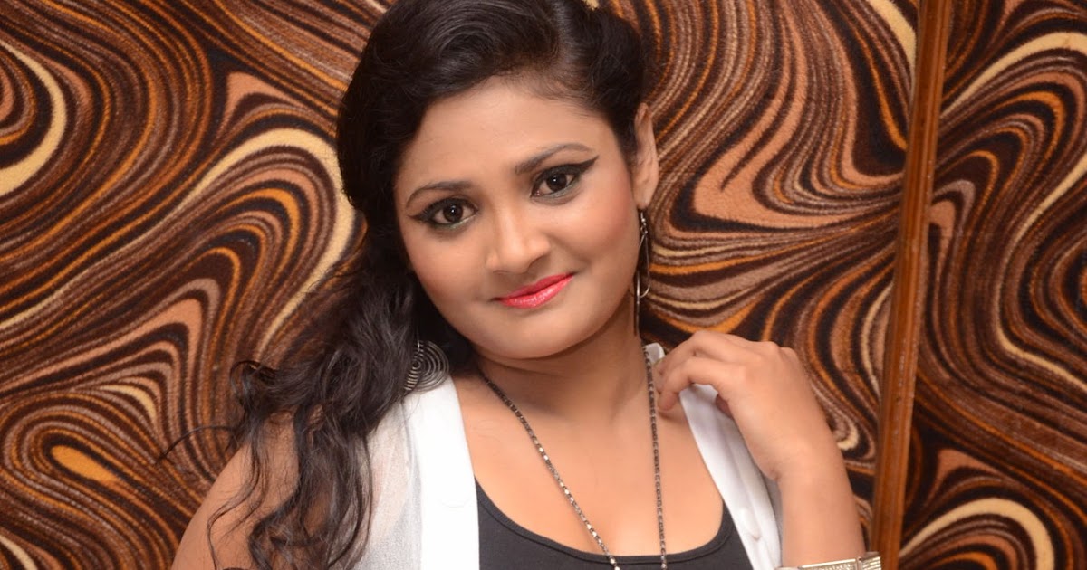 Vasavi Reddy hot photo shoot gallery