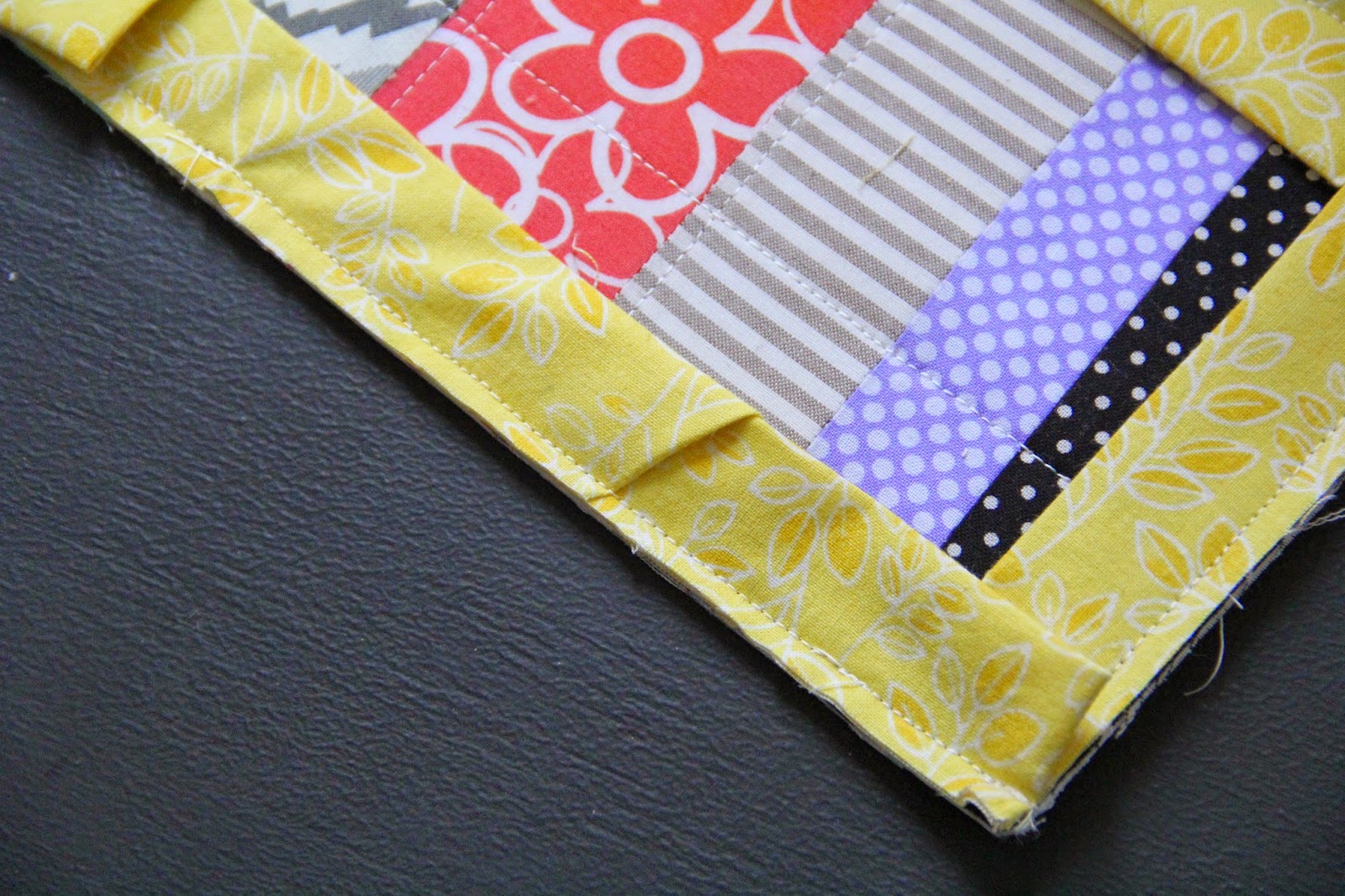 No Ordinary Sparrow: Mug Rug Tutorial